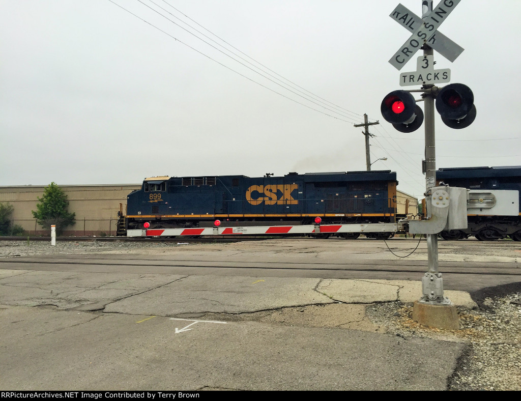 CSX 899